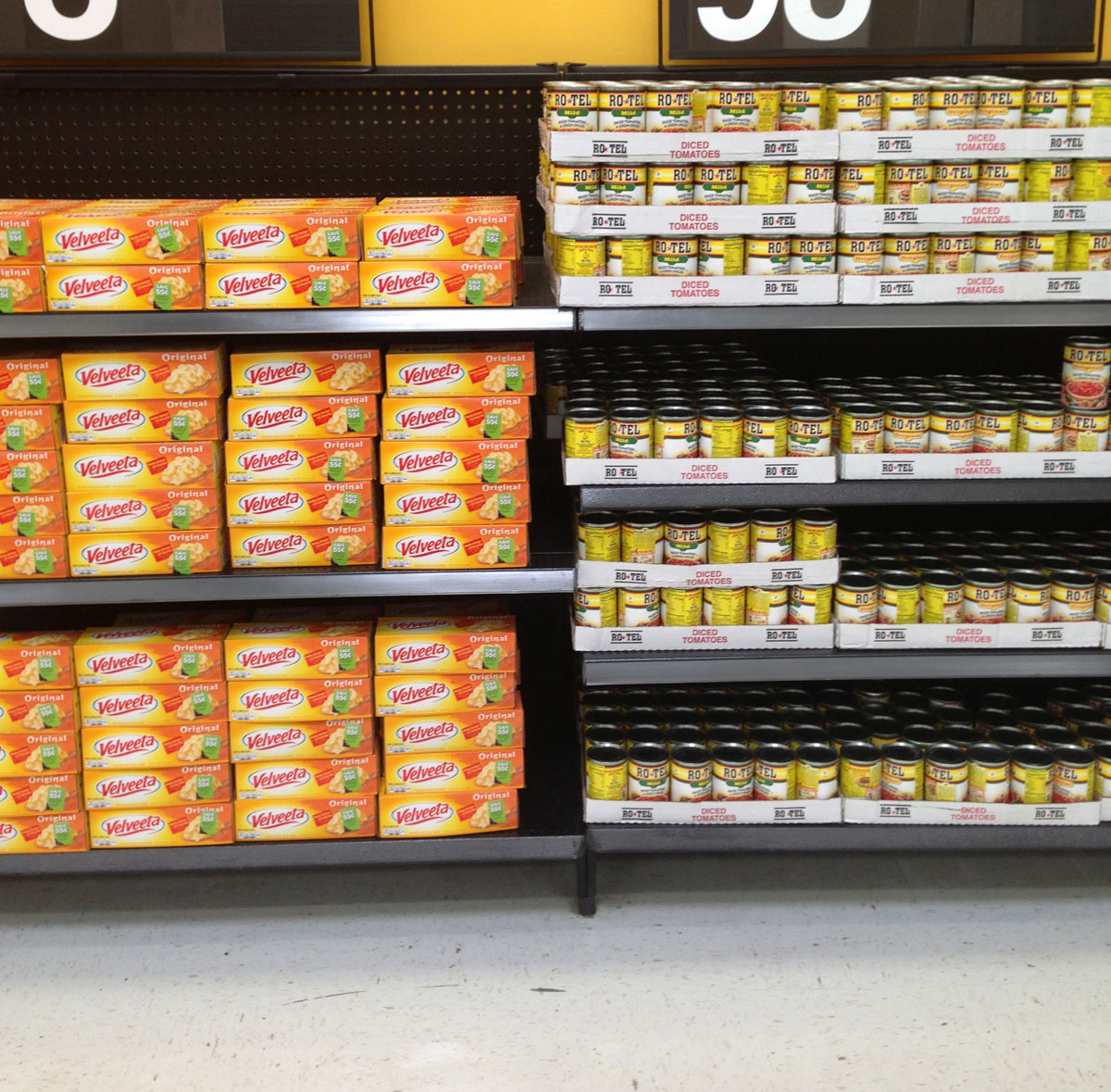 VELVEETA + ROTEL Queso Party Dip