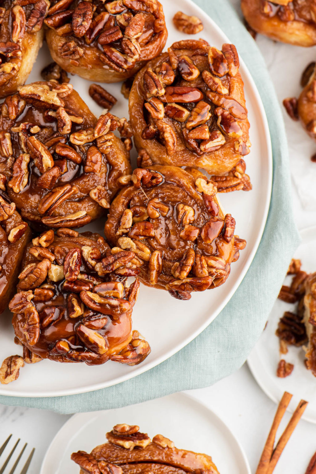 Pecan Cinnamon Rolls - These Gooey Sticky Buns are SO good!