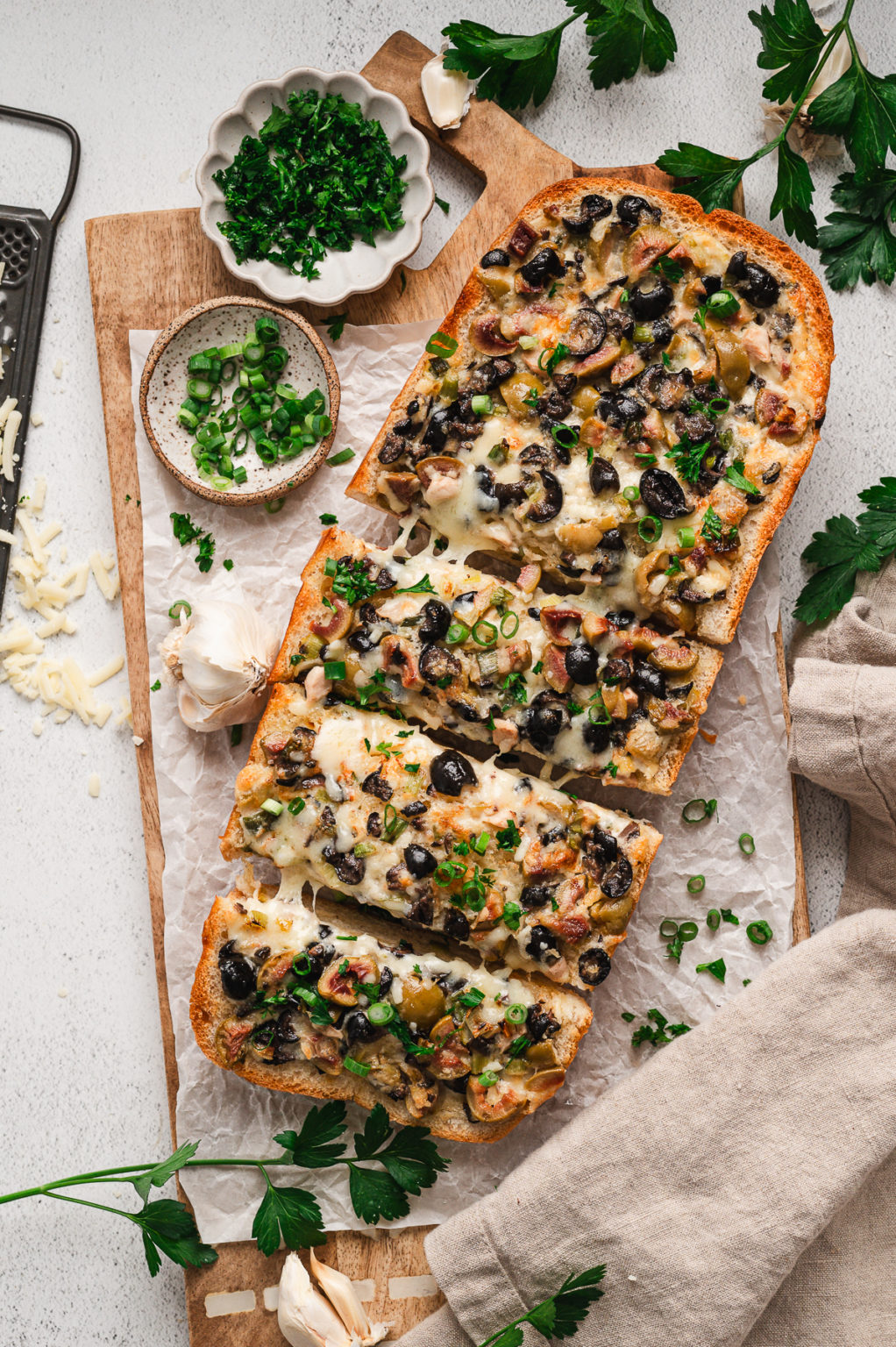 Cheesy Olive Garlic Bread - Easy to make, full with flavor!
