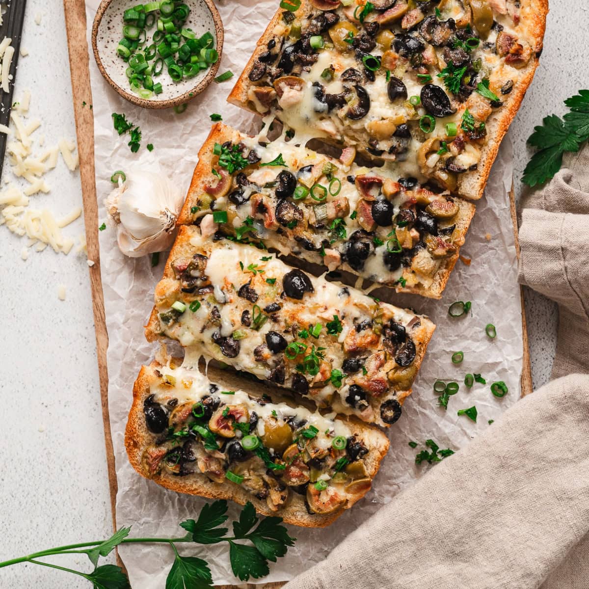 Cheesy Olive Garlic Bread - Easy to make, full with flavor!