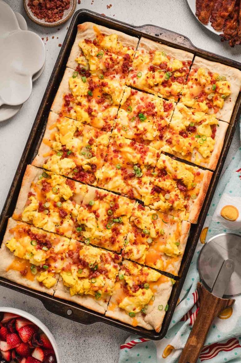 Breakfast Pizza Recipe - Refrigerated dough makes this EASY!