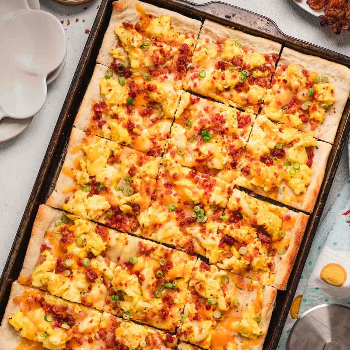 Breakfast Pizza Recipe - Refrigerated dough makes this EASY!